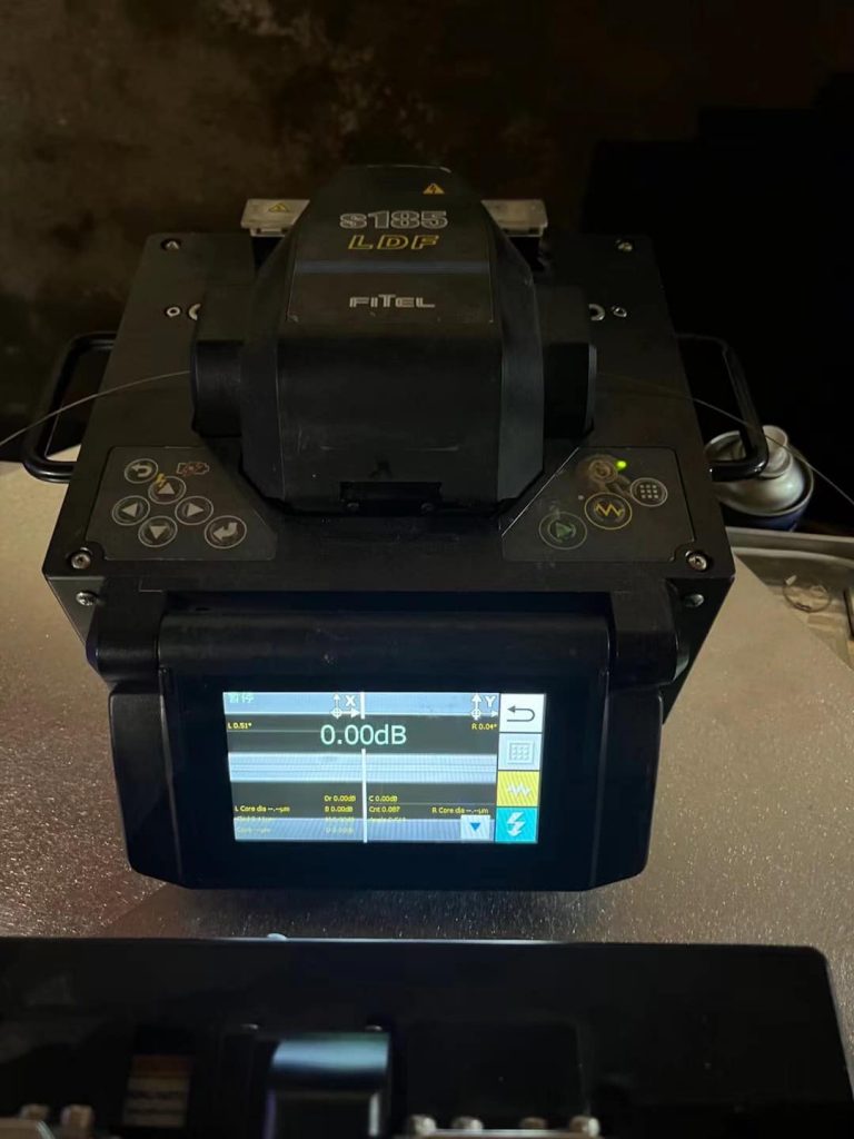 Sửa chữa nguồn laser MAX (Thay cáp quang laser fiber MAX)